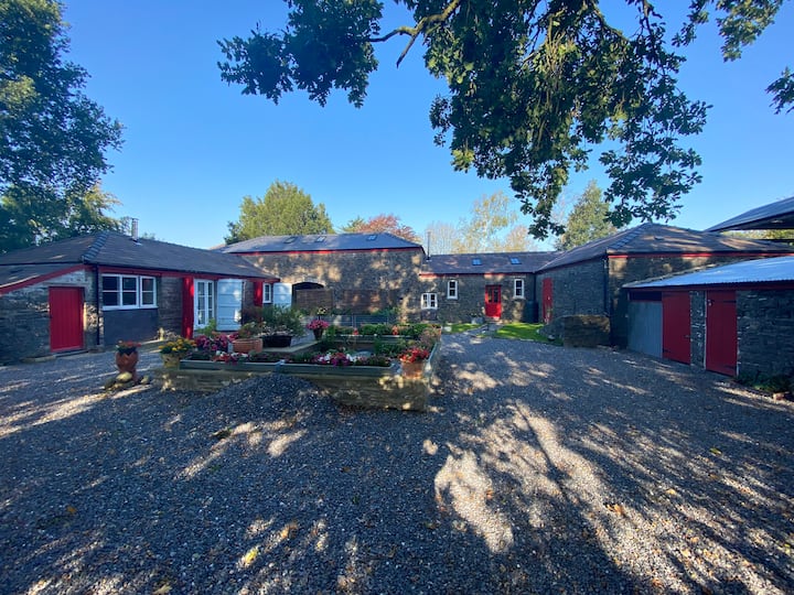 The Outbuildings: West Wales Rural Barn Retreat - Wales