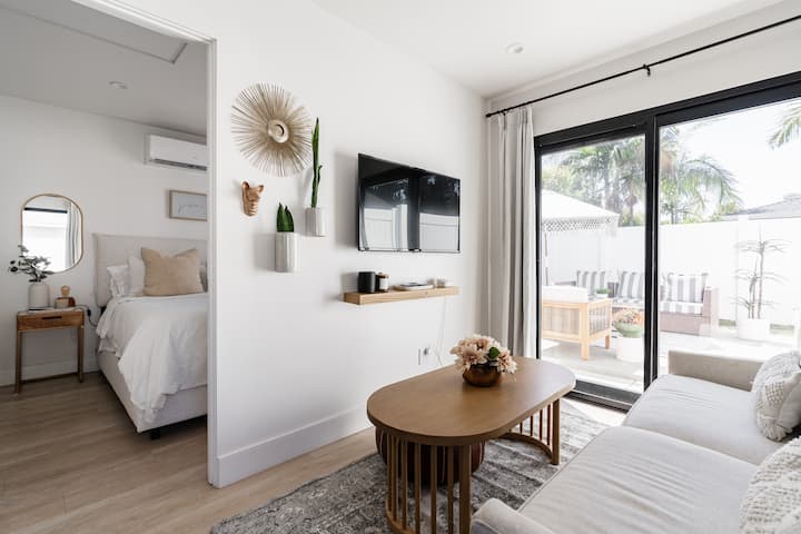 Centrally Located Guest House With Private Patio - San Diego