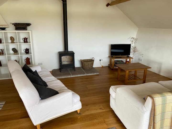 Pool Farm House Barn, Refurbished Conversion - Monmouth