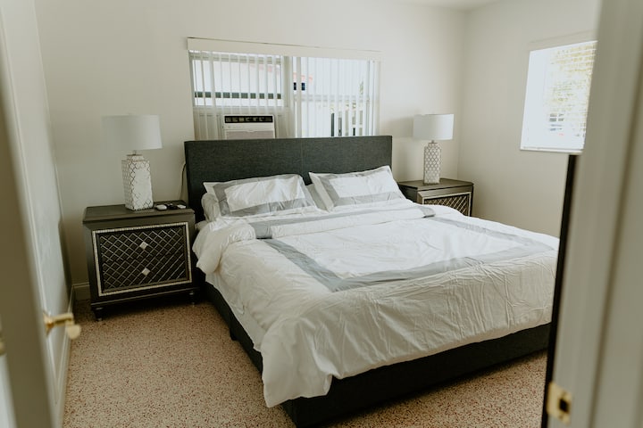 Apartment Near The Airport - Coral Gables, FL