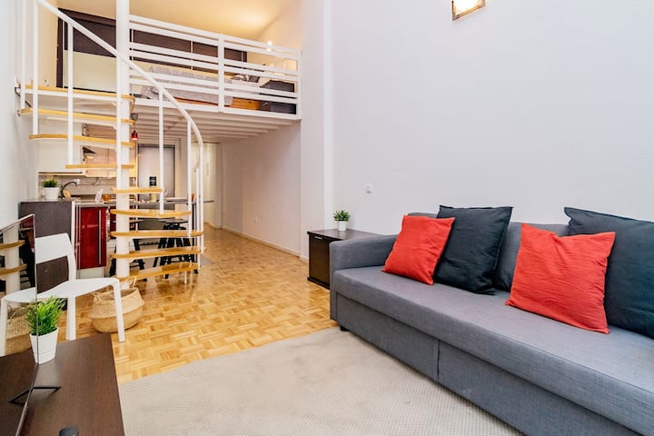 Luminoso Loft En Madrid - Barrio Delicias - Estación de Asamblea de Madrid-Entrevías