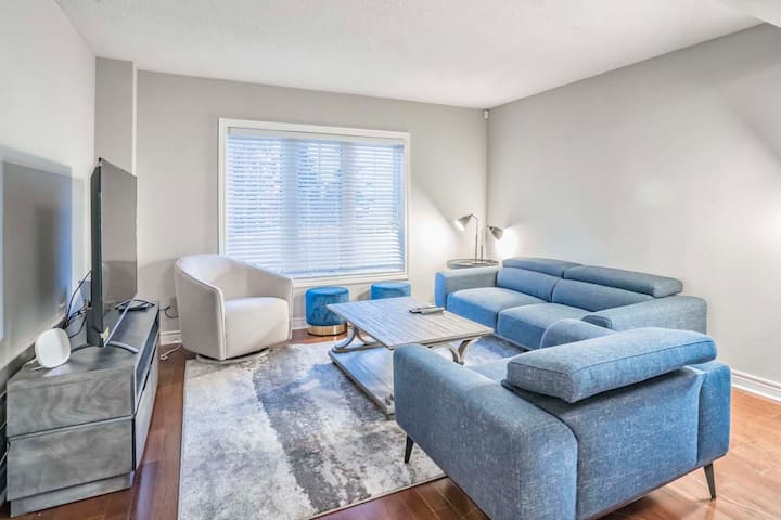 Stylish 4br Home 20 Mins From Yyz - Milton