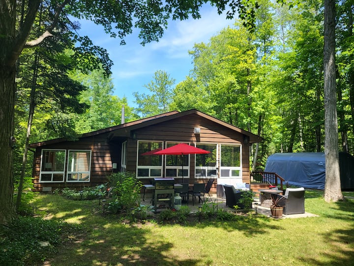 The Cardinal & The Fox Cottage - Sauble Beach