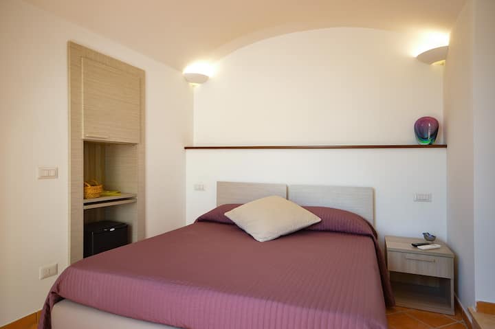 A Nest In The Earth Of Amalfi - Amalfi