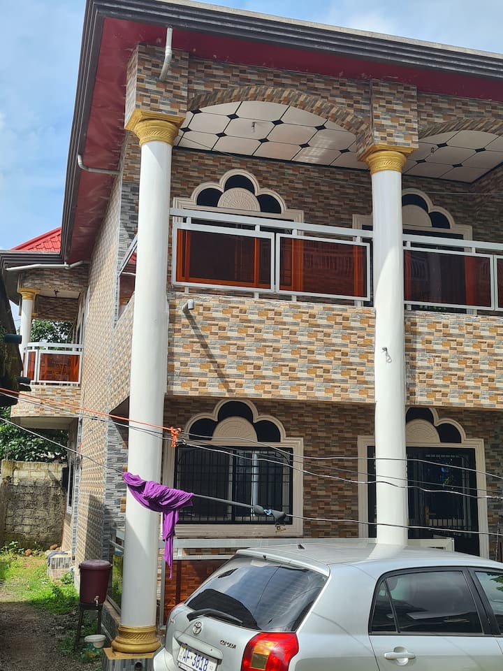 Chambre Ventilée Douche Au Couloir Kipe Prima - Conakry