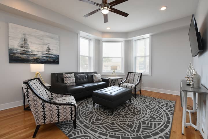 Located Near Wrigley, Lakefront, Downtown &Parking - Evanston