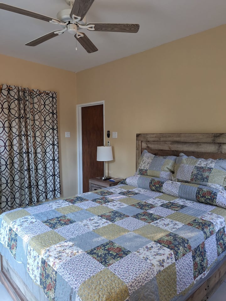 Nature's  Hidden Nest Studio Apartment - Saint Kitts en Nevis