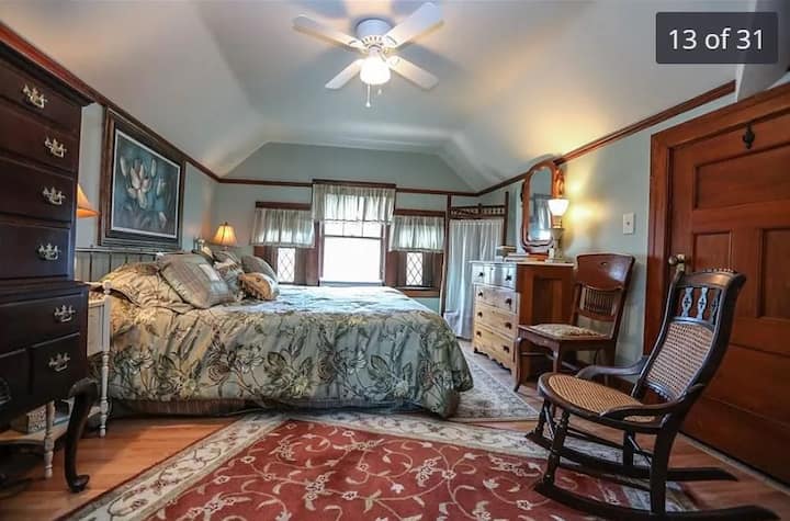 The Loft At The Royal Getaways - Rochester, NY