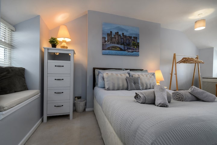 Quaint,cosy, Parking  Nr Conwy Castle & Town - Conwy