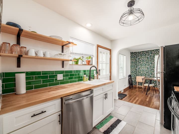 Walkable 3br W/ Game Room & Yard | Osu - Ohio