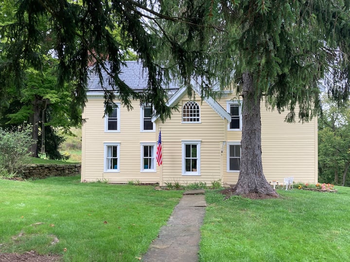 The Farmhouse At Cresson Farm - Wheeling, WV