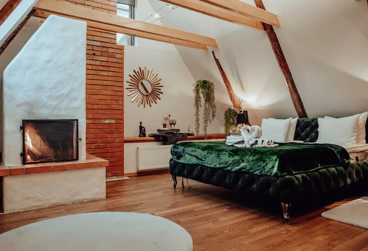 Romantic Boutique Apartment With Fireplace & Sauna - Tallinn