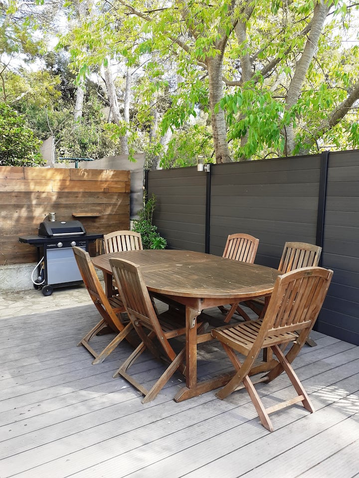T2 Dans Une Villa Avec Terrasse Et Piscine - Toulon
