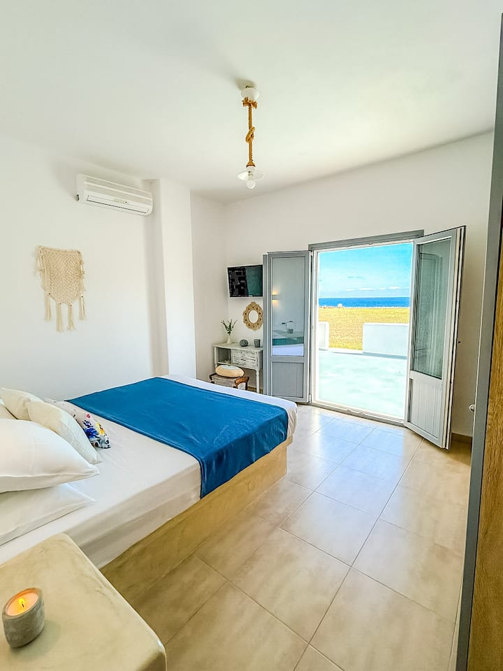 East Beach House - Santorini