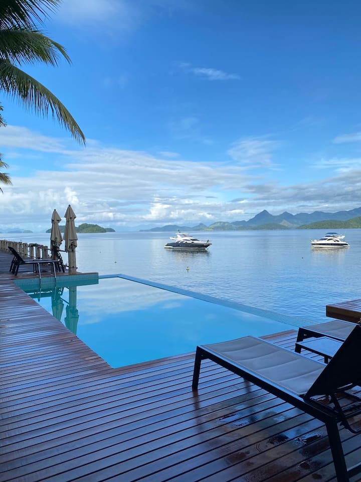 Indonésia Brasileira • Casa Frente Mar C/ Jacuzzi - Angra dos Reis