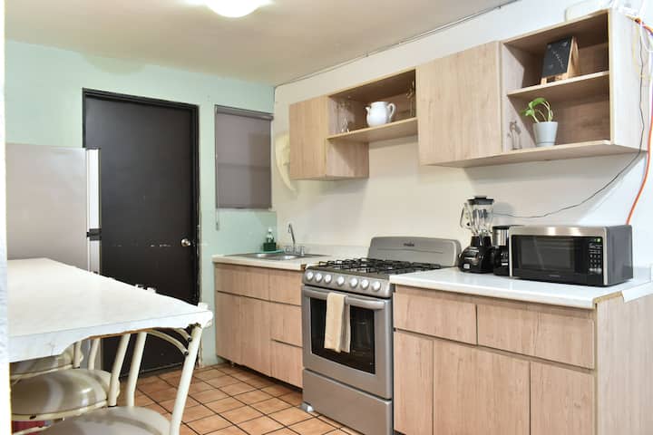 Depa Amplio, Privado Y Céntrico. Fundidora -Blanco - Monterrey