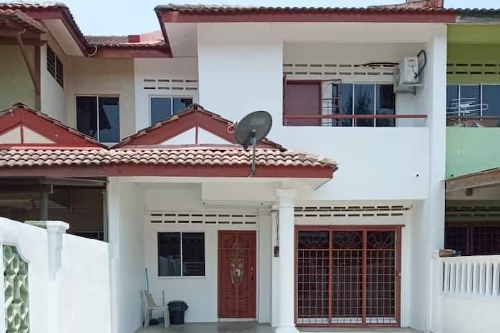 Mzr Homestay Kemaman,2km Dari Pantai Teluk Mak Nik - Cherating