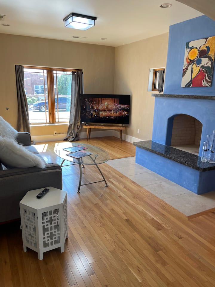 Peaceful Home In Downtown Albuquerque - Albuquerque, NM