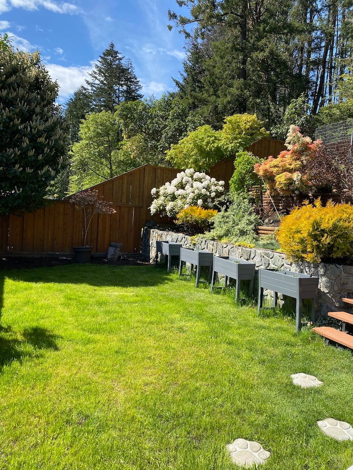 Top 10 Airbnbs With Hot Tub In Nanaimo, Canada - Updated 2024 | Trip101