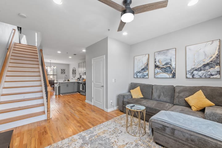 4 Story Condo W Rooftop-walk To Mercedes Benz - Atlanta