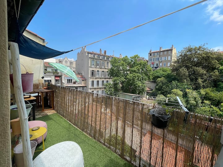 Superbe : Balcon Et Parking Gratuit Dans Le Centre - Marseille