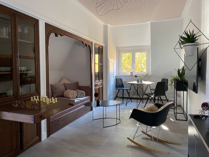 Poetry Flat In Schwabing | Home & Business (Vat) - Munich