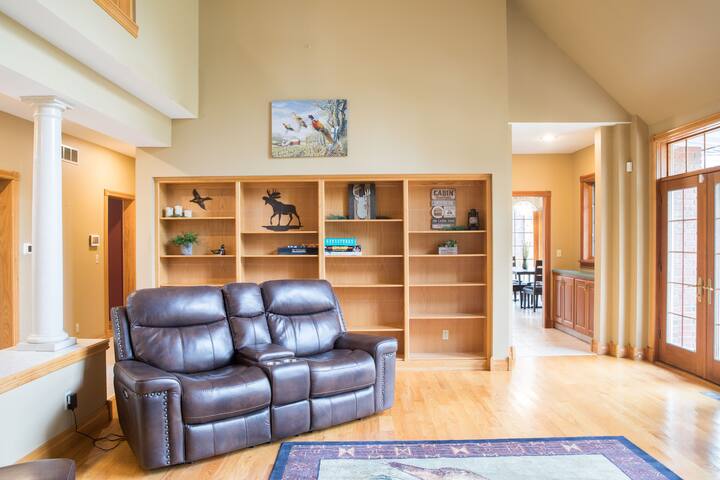 5 Best Airbnb Mansions In Illinois, USA - Updated 2025 | Trip101