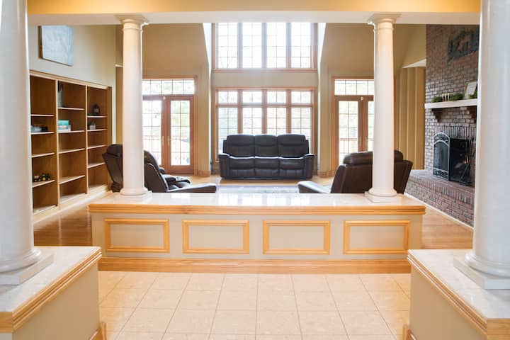 5 Best Airbnb Mansions In Illinois, USA - Updated 2025 | Trip101