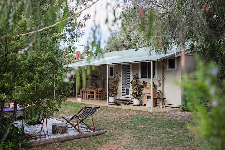 Dog Friendly Cottage, Close To Beach And Town. - Busselton