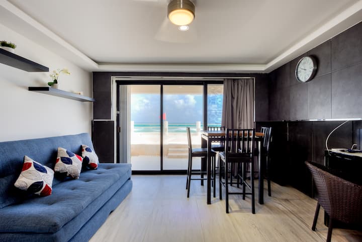 Beachfront Apartment - Cancún