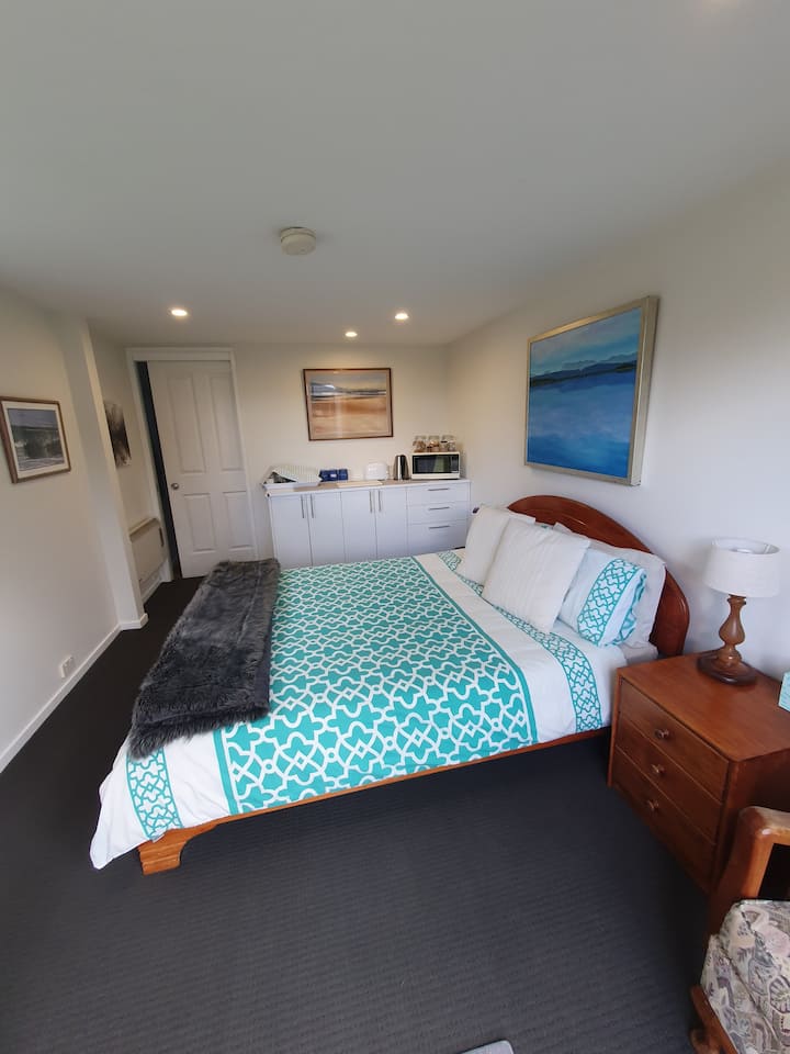 Modern, Quiet, Comfortable & Views - Hobart