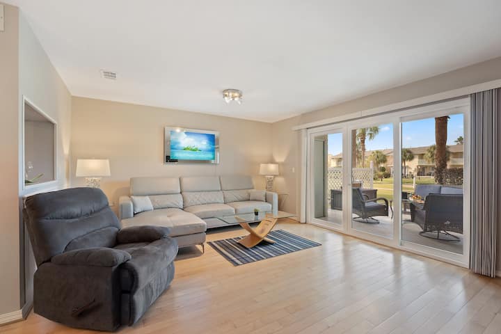 Cozy Townhome With Beach Access & Private Parking - Panama City Beach, FL