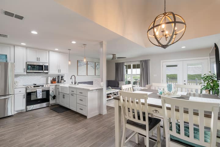 Sea Cottage- Waterfront Home - Port Isabel, TX