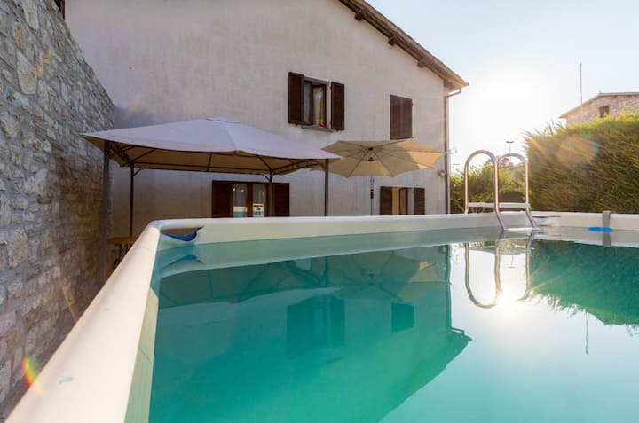Borgo S.lucia-apt Centrale Con Parcheggio-giardino - Gubbio