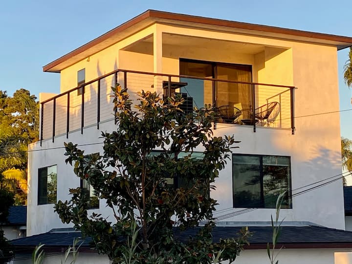 Hip Home With Spectacular Views - San Diego, CA