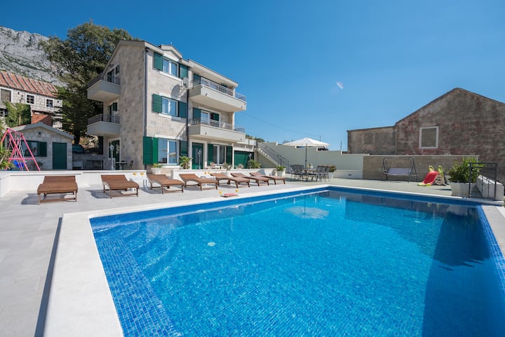 Villa ŠEstić With Pool - Tučepi