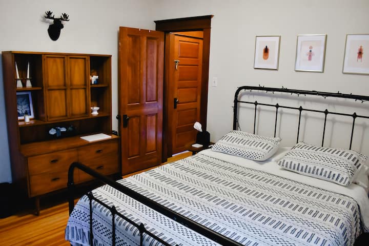 Craftsman Bungalow Apartment 1 Mi To Downtown/rino - University of Denver, Denver