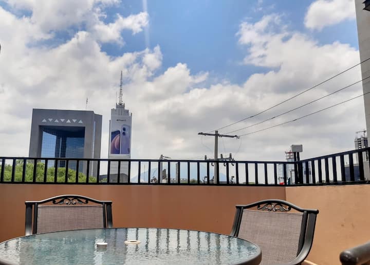 Casa Con Rooftop Privado En Barrio Antiguo - Monterrey