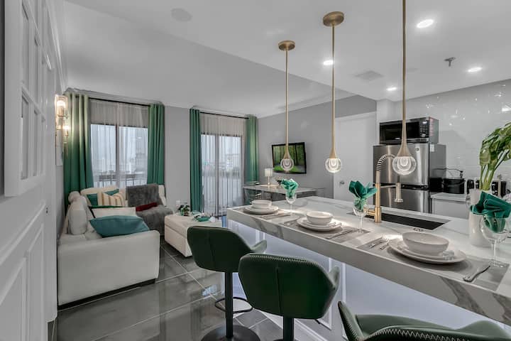 1902 Luxury 2bd/2ba Lakefront• I-drive+universal - Orlando, FL
