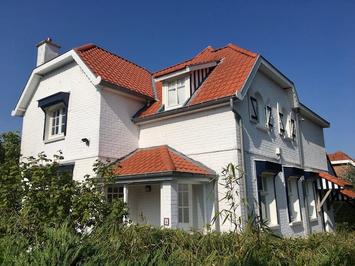 Sfeervolle Kustvilla In Een Rustige Straat - Koksijde