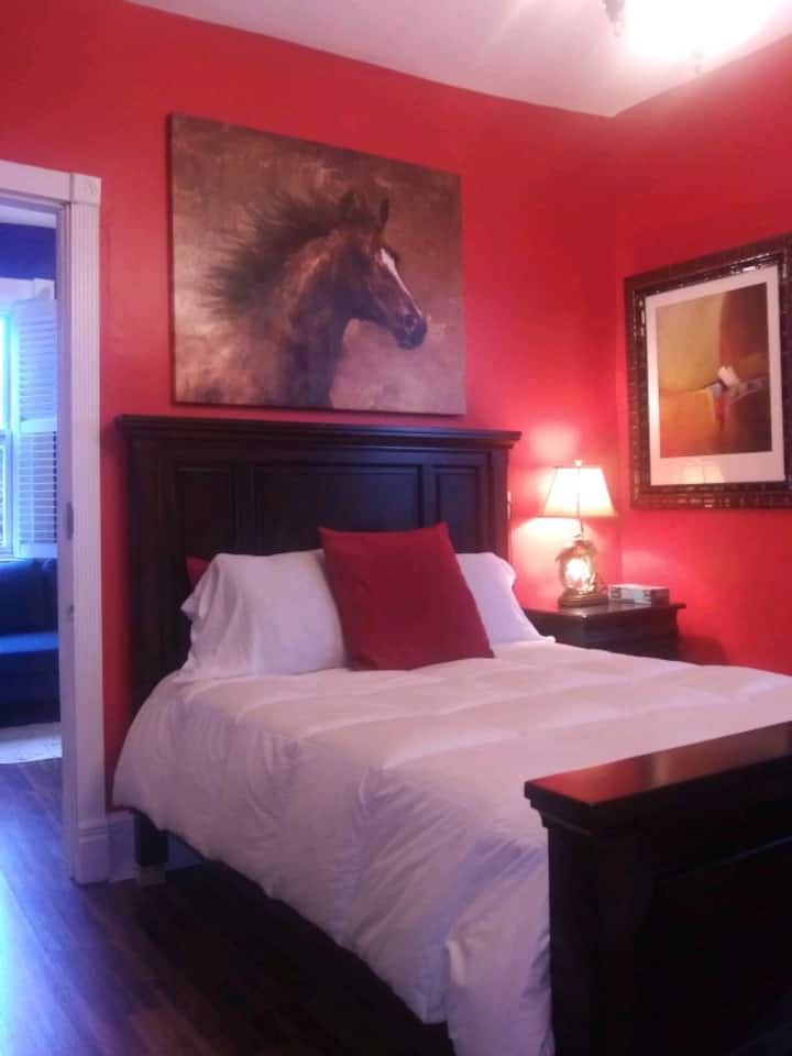 Brown And Williamson Master Suite - Louisville, KY