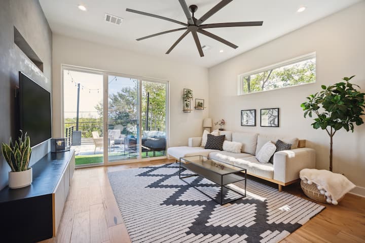 Exceptional East Austin Townhouse - Austin, TX