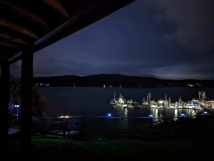 Waterfront...location! Location! Harbor Suite - Sooke