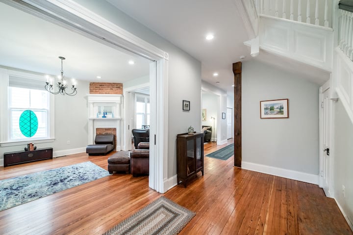 Stately Victorian With A Modern Flair - Lynchburg, VA