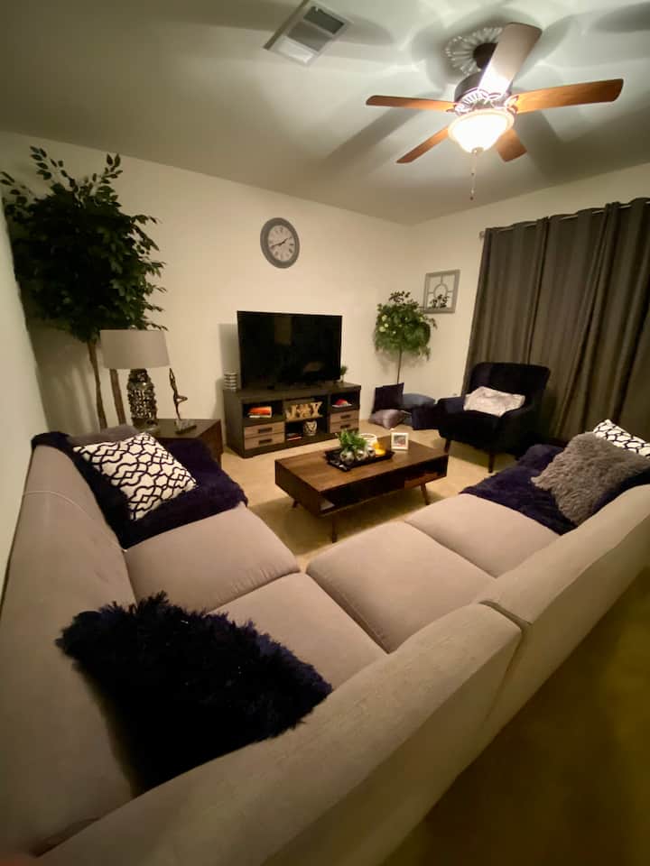 Comfortable Room Bakersfield Room  2 - Bakersfield, CA