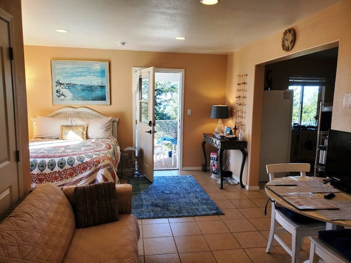 Hideaway - Studio With Kitchen & Ocean Views - Sinkyone Wilderness State Park, Whitethorn