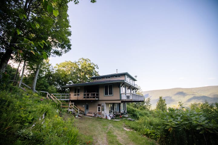 Mountain House (Vt Summer Horse Show/mtn Biking) - Emerald Lake State Park, East Dorset