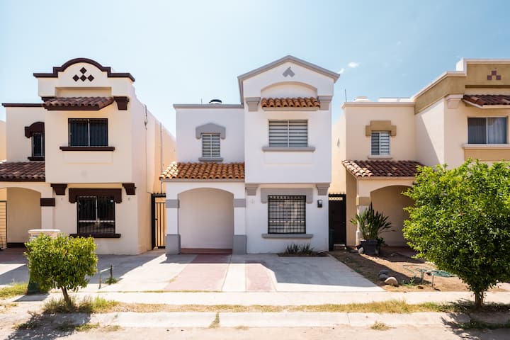 Casa Familiar Levante Hermosillo Wifi - Hermosillo