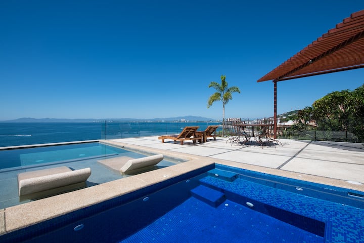 Beachfront Romantic Zone: 4 Abrazos (Upper Half) - Puerto Vallarta
