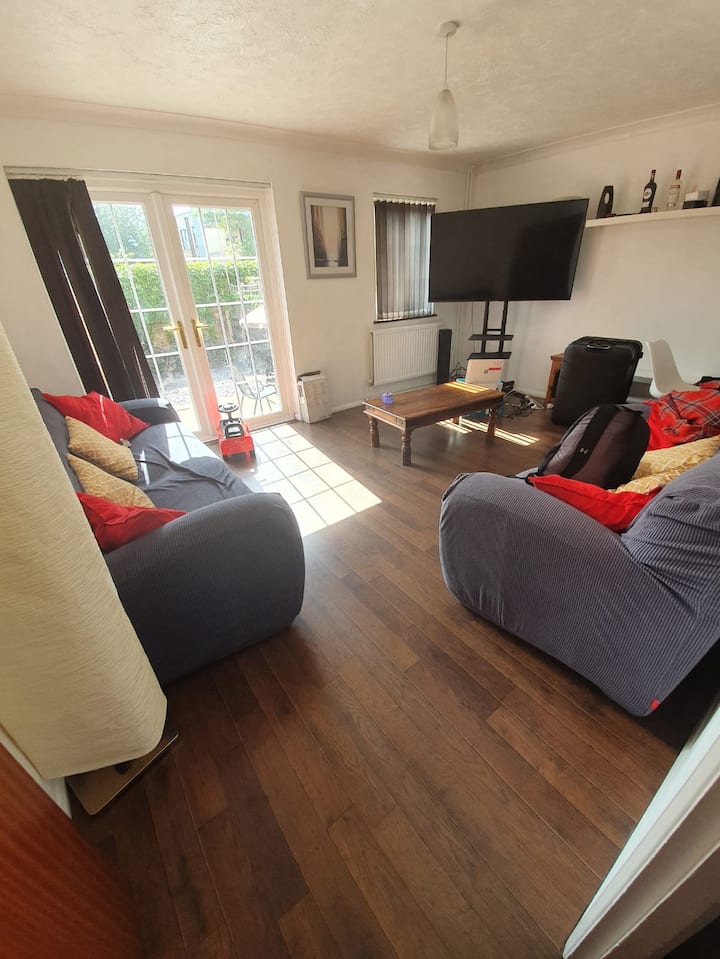 Beautiful Room Available In Oldkent Road !!! - London, UK